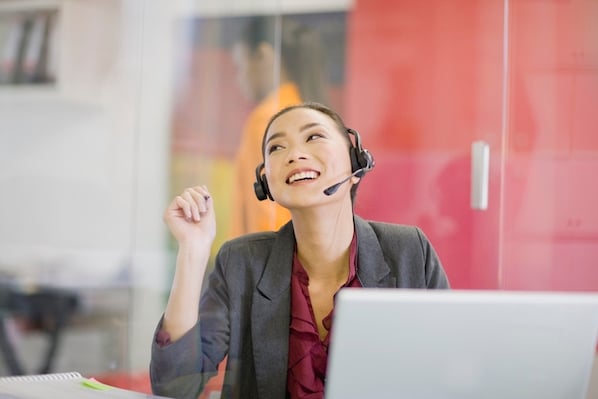 9 GIFs That Sum Up Customer Service Call Centers