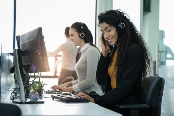 Help Desk Management: 13 Key Steps to Follow for Success