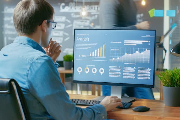 A Step-by-Step Guide to Sales Analytics & the Best Tools for It