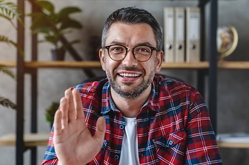 Qué es la comunicación con el cliente: definición, canales y estrategias