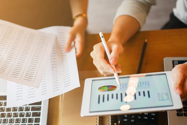 How to Understand & Calculate Statistical Significance [Example]